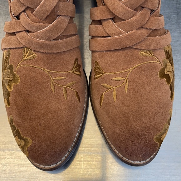 Sundance | Shoes | Low Heel Embroidered Leather Boots From Sundance ...